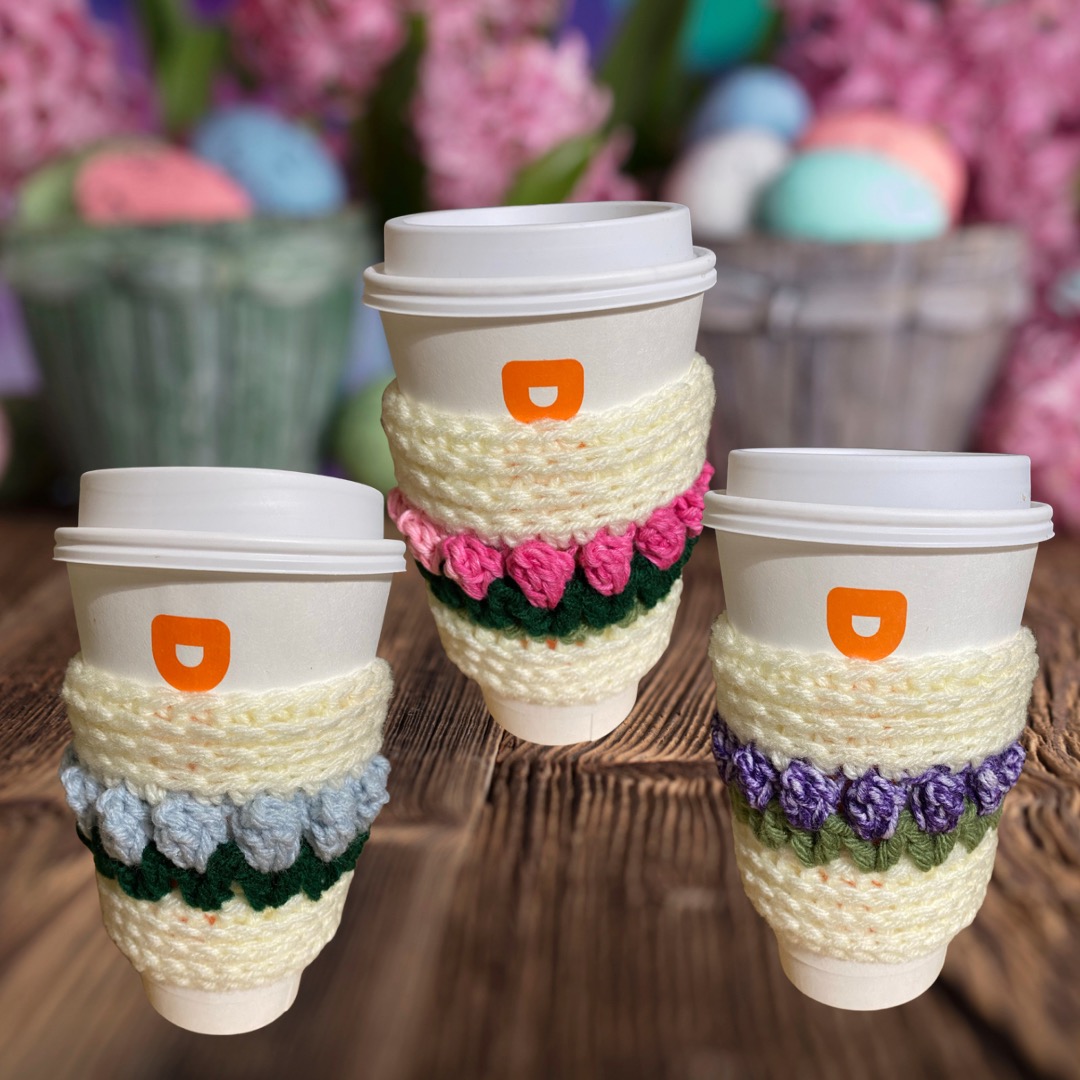 Twisted Tulip Cup Cozy – Free Pattern! – Twisted Crochet